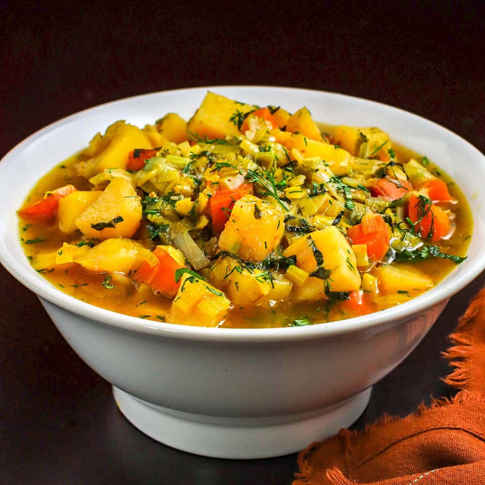 Vegan Chunky Potato Leek Soup - FOODHEAL