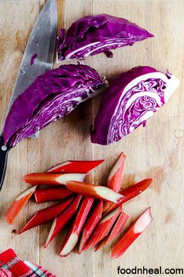 A sensational seared red cabbage with rhubarb - FOODHEAL